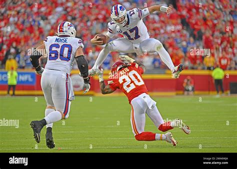 Buffalo Bills Quarterback Josh Allen 17 Hurdles Kansas City Chiefs