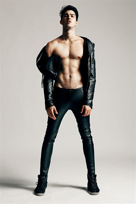 Vitor Fonseca Behance