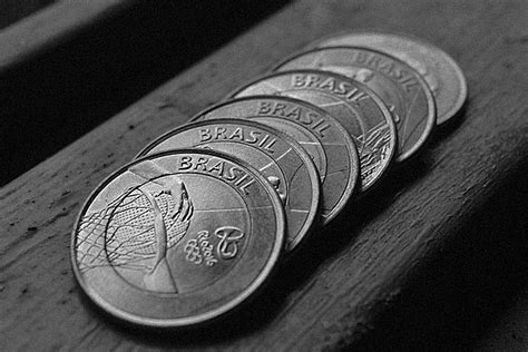 Retomada Da Economia Cenário Brasileiro Desafios E Previsões Fia