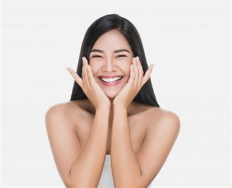 How To Do Wine Facial At Home For Glowing Skin Herzindagi