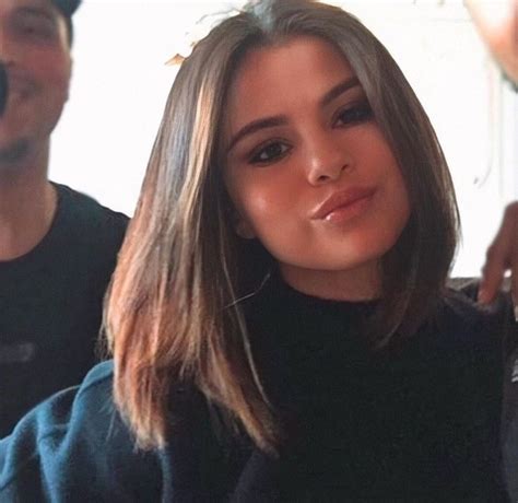 Pin by Betül on Lip Move Selena gomez cute Selena gomez short hair Selena gomez