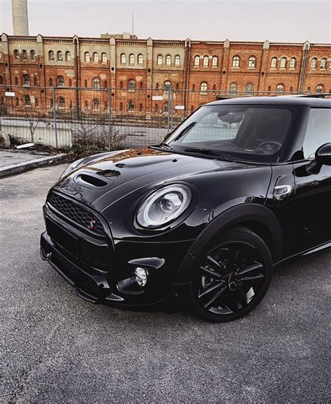 Black Mini Cooper Country Luxury Car