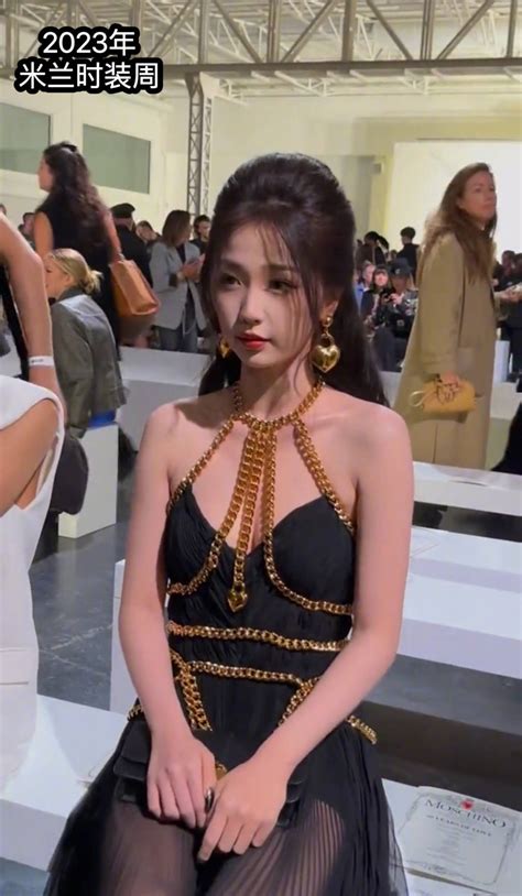 周迅赵丽颖等初次看展造型释出 青涩稚嫩依旧美丽 搜狐大视野 搜狐新闻
