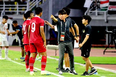 Foto Soal Pelatih Federasi Sepak Bola Vietnam Diminta Belajar Dari