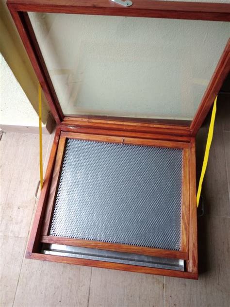 Sončni Topilnik Za Satje