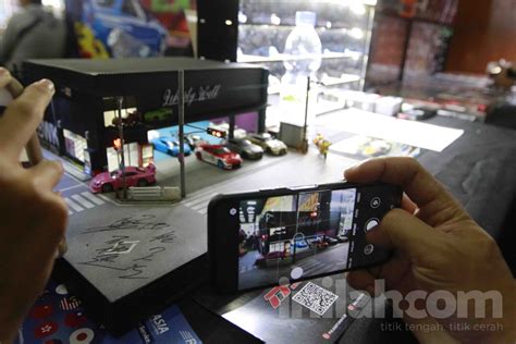 Foto Berburu Mobil Diecast Di Ajang Imx 2023