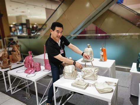 เริ่มเเล้วนะคะ กับงาน Raviravi Ravi Ravi Thailand Facebook