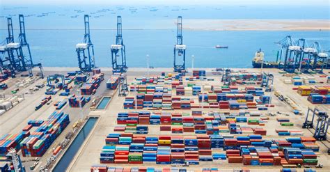 Navigating The Tide Unraveling Port Congestion And Pioneering Solutions Holotrak