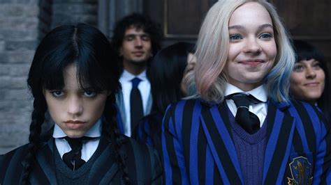 Netflix La Série à Succès Mercredi Aura Bien Une Saison 2