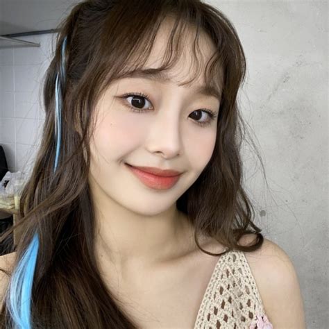 이달소 이브 츄 노블레스 맨 화보