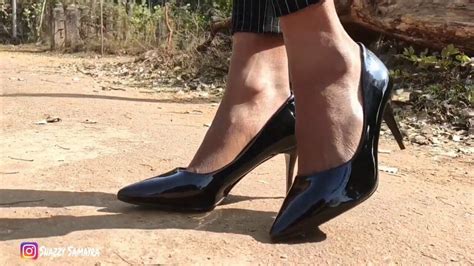 穿高跟鞋的印度女主人 Xhamster