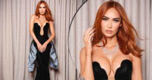 Megan Fox Looks Breathtakingly Sxy In A Cleavge Popping Out Gown As