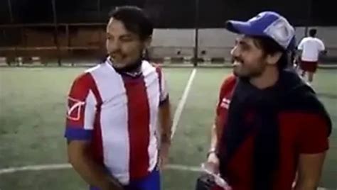 Str8 Catching Guy Scratching His Nuts Xhamster