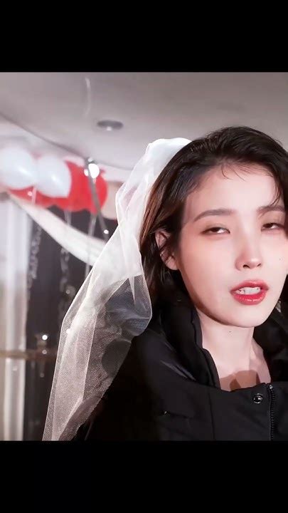 데뷔 16년만에 야유받는 아이유 Youtube