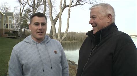 Kayakers Rescue Pilot After Crash Onto Icy Creek Youtube