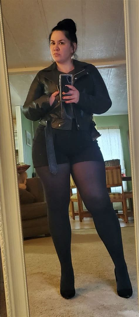 Curves And Shorts For Fall Curvy Outfits Curvy Girl Outfits Fall