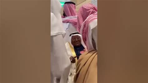 شیخ عبدالرحمن السدیس مسجد النبوی الشریف میں شیخ نوری سے ملاقات کر رہے ہیں شیخ نوری Youtube