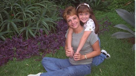 Revelada Na Novela Por Amor Que Completa 25 Anos Cecilia Dassi Hoje é Psicóloga Relembre