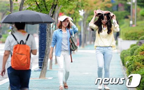 가랑비에 옷젖을라~ 뉴스1