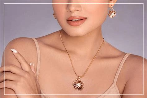 Daily Wear Gold Necklace Designs For An Everyday Royalty Blingvine