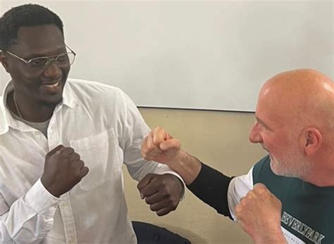 Boxe Folla Al Baratta Per La Presentazione Del Libro Mi Chiamo