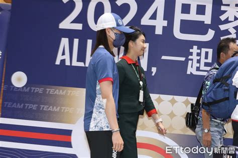 戴資穎「放下頭髮」抵台 粉絲尖叫：小戴我愛妳！ Ettoday運動雲 Ettoday新聞雲