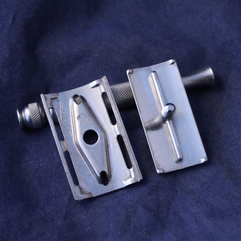 Rare Heavy Gillette Ball End Tech Safety Razor Darwin Shaving
