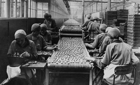 10 Candy Brands That Are 100 Years Old And Still Going Strong