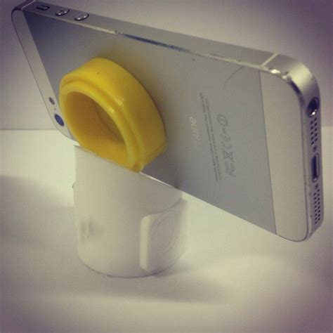 O2 Phone Stand