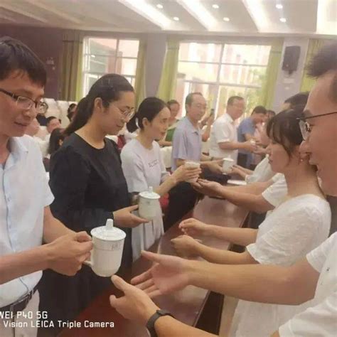 青蓝携手，薪火相传——高中部开启新一届“青蓝工程”师徒