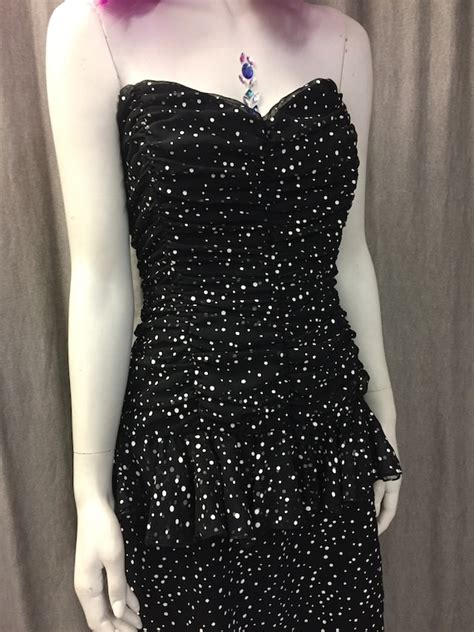 1980s Vintage Black And White Polka Dot Strapless Ruf… Gem