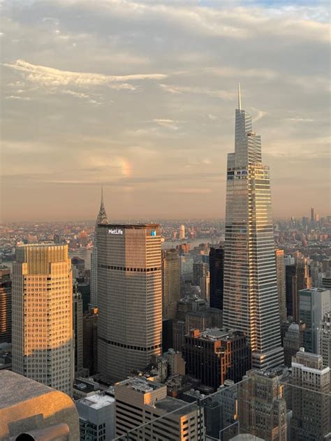 Metlife 거리 사진 고층 고층 건물 골든 아워 공중 도시 국제 도시 금융지구 뉴욕 뉴욕 건축 뉴욕 스카이 라인 뉴욕 여행 도시 개발 도시 경관