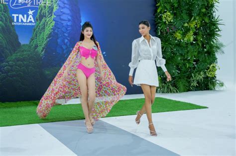 Á hậu Thạch Thu Thảo xuất hiện nổi bật áp lực khi lần đầu huấn luyện