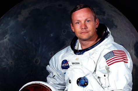 Alasan Mengapa Neil Armstrong Menjadi Orang Pertama Yang Menginjakkan