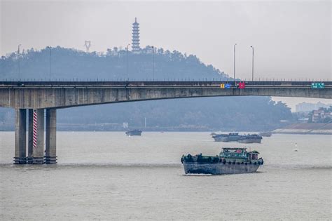 钱塘江航道水路运输忙