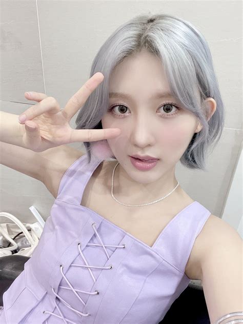 Ive On Twitter 감사합니다이브💜💜 뮤직뱅크에서 상 받았어요😆 Ive 아이브 Gaeul 가을