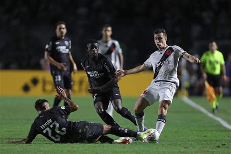 Vasco X Botafogo Onde Assistir Ao Vivo E As Escalações Do Clássico Em