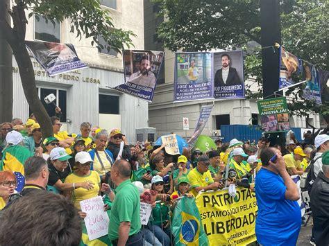 Quem é Sérgio Pina O Pai De Santo De Anitta Que Esteve Em Manifestação