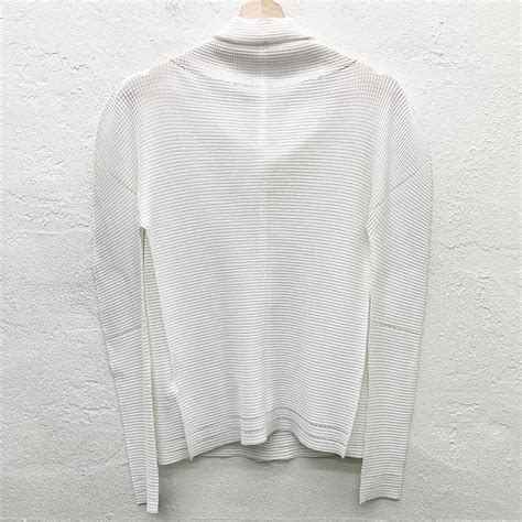 이세이미야케 Me 화이트 플리츠 가디건 후루츠패밀리