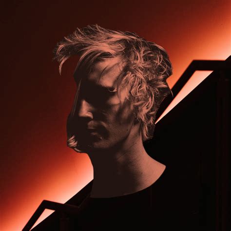 Stream Luna Gibbosa Calante By Thomas Ripley Listen Online For Free