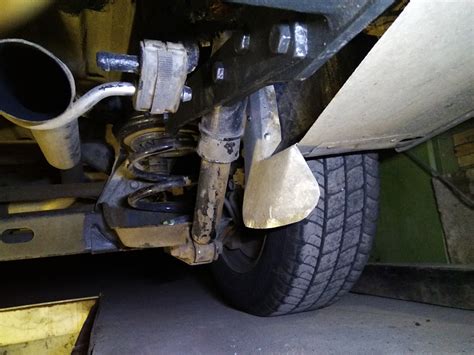 Брызговик для заднего колеса — Renault Trafic (2G), 1,9 л, 2006 года ...