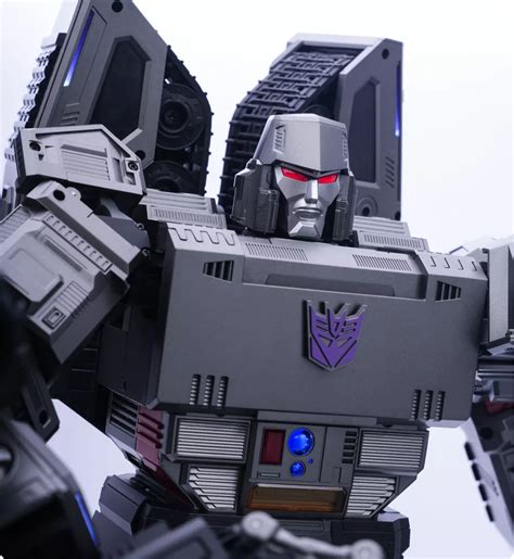 Robosen Flagship Megatron Auto Converting Robot Limited Edition