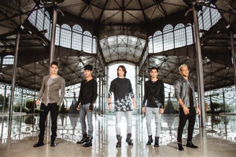 CNCO estrena el video de su mas reciente éxito Mamita Wow La Revista