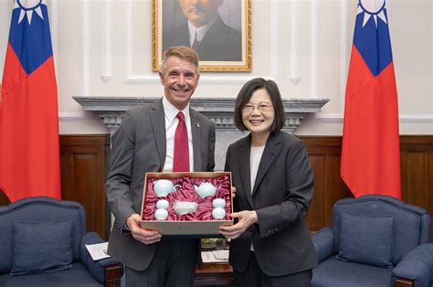 接見美眾院軍委會訪團 總統：盼與美國及更多民主夥伴 共同守護區域的穩定與繁榮 總統府新聞 新聞與活動｜中華民國總統府