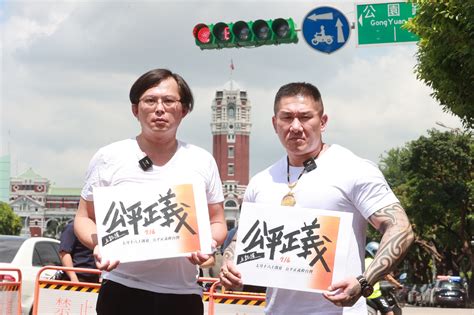 Re 新聞 快訊／1打3！王婉諭上台痛批柯、侯、賴 Gossiping板 Disp Bbs