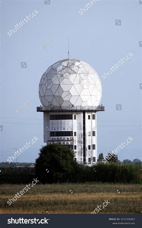 Airplane Radar Antenna