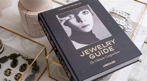 Jewelry Guide The Ultimate Compendium By Fabienne Reybaud Coffee Table Book Assouline