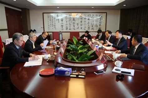 刘永富会见脱贫攻坚奖获得者秦英林 民生网 人民日报社民生周刊杂志官网
