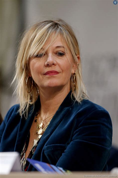 Flavie Flament La Journaliste Dévoile Ses Fesses Rebondies De Bonne