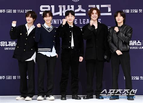 포토 유니버스 리그 제작발표회 5명의 감독들